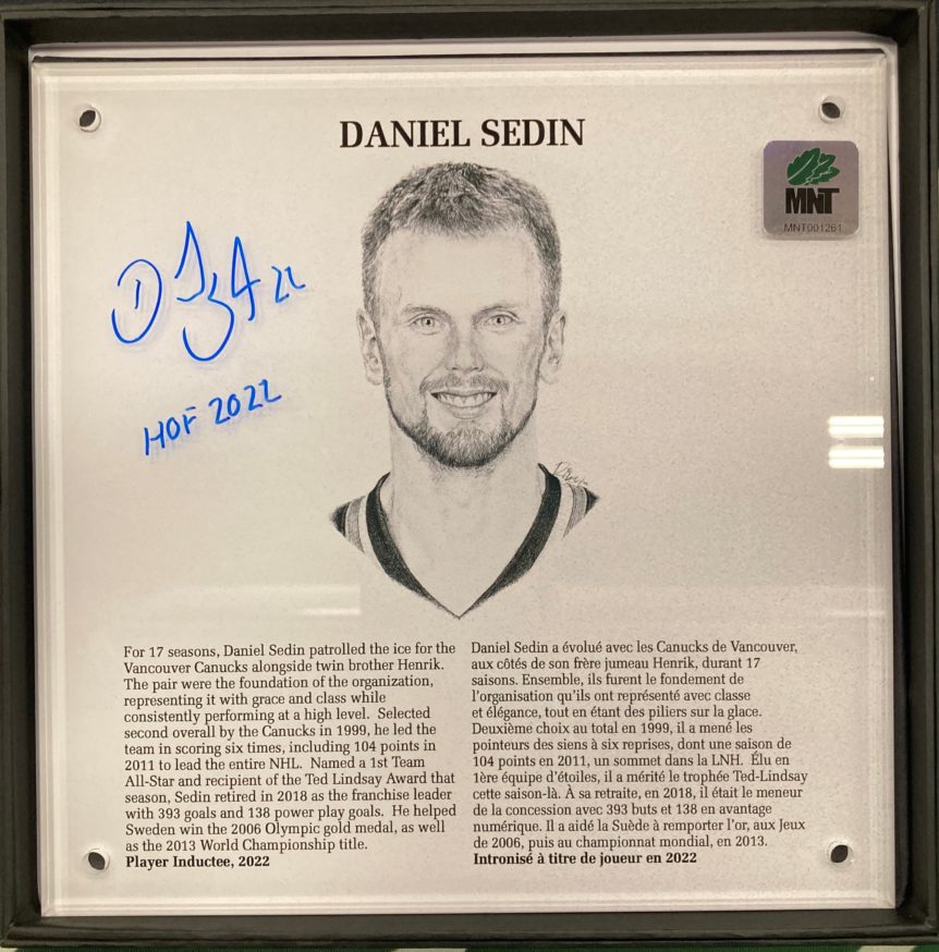 Daniel Sedin HOF Plaque Signature | MNT Grading